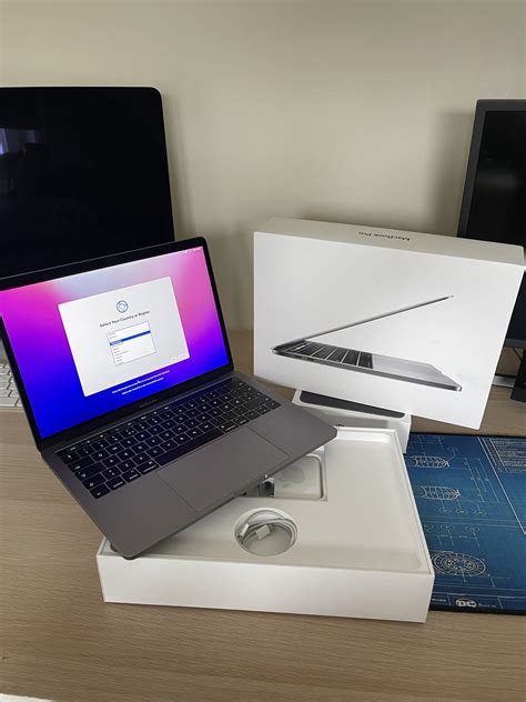 Apple MacBook pro 13″ (2020) Touch bar – TELEBIT