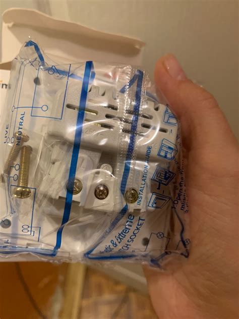 Встраиваемая розетка с Usb Type A и Type C 220В с заземлением и защитой от короткого замыкания