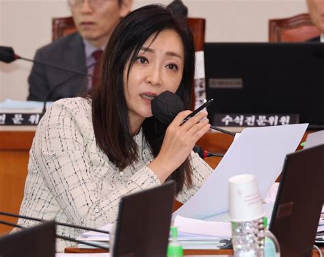 한동훈 욕하기 릴레이 野 유정주 정치 후지게 만드는 너 한국경제