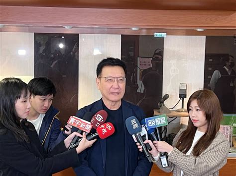 趙少康喊話柯文哲「你就讓了吧」 網友「吐血」：怎當年不讓黃大洲？