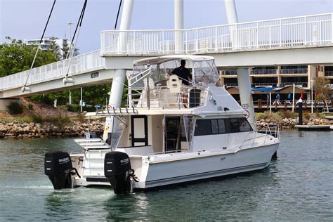 Cougar Catamaran Flybridge Saggers Marine