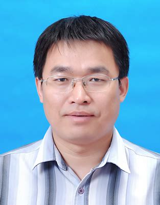 吕国梁 新疆大学物理科学与技术学院