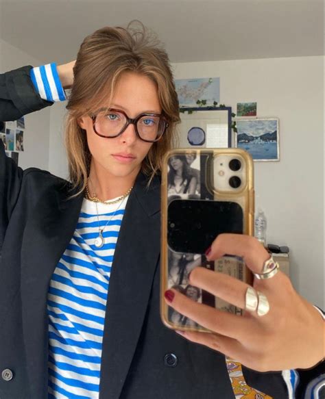 Pin By 352 On Vita Chic Glasses Glasses Outfit Glasses Trends
