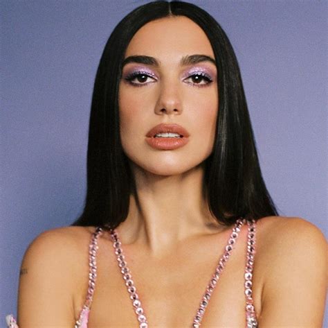 𝕱𝖗𝖊𝖉 𝖊𝖒 𝕾𝖒𝖆𝖑𝖑𝖛𝖎𝖑𝖑𝖊 on Twitter RT QGdoPOP AS MAIORAIS Adele empata Dua Lipa como a
