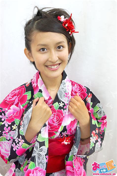 上杉まゆみ