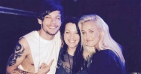Louis Tomlinsons Sister Lottie Lays Bare Heartache At Deaths Of Mum
