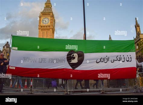 London Uk 1st October 2022 Protesters Outside Parliament Thousands