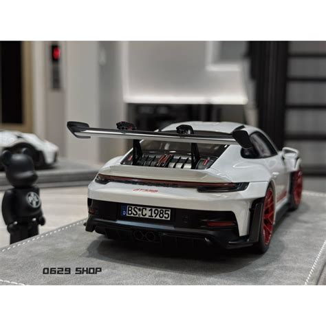 1：18 Porsche 911 Gt3rs （992） 保時捷模型車 收藏品 擺設裝飾 跑車模型 房間擺設 車模展示 蝦皮購物