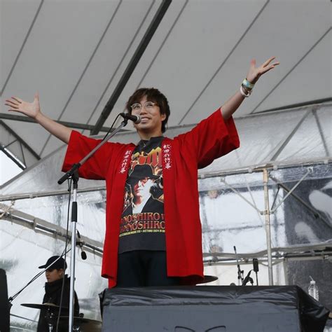 高橋優「秋田CARAVAN MUSIC FES 2024」2days大盛況！9枚目のアルバム『HAPPY』リリース情報解禁！全国ツアー発表！ | POPSCENE - ポップシーン