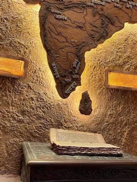 अखंड भारत से लेकर समुद्र मंथन तक नए संसद में लगीं प्राचीन भारत को