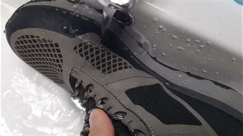 콜로닐 신발용품 카본프로 방수 보호 스프레이 고어텍스 등산화 발수코팅 해봤습니다 Youtube