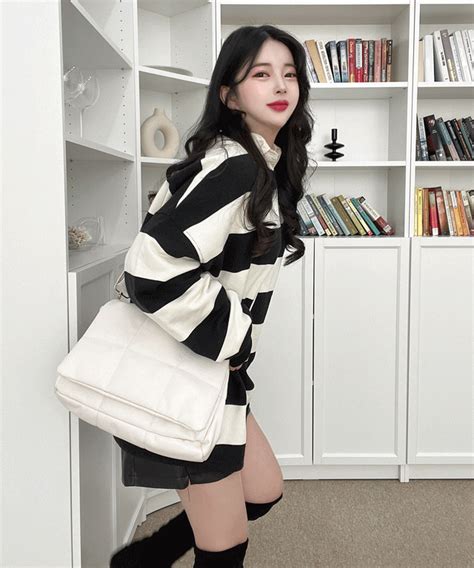 🚚당일출고수납력끝판왕🚚 맥시 패딩 크로스백패딩백패딩크로스백데일리백대학생고등학생스쿨룩아이패드아이패드가방데이트룩연말룩데이트백보부상백숄더백빅백큰가방