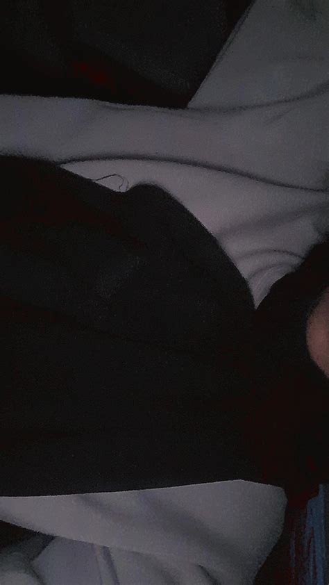 Pin Oleh Saraaa Di Nd Potret Diri Gambar