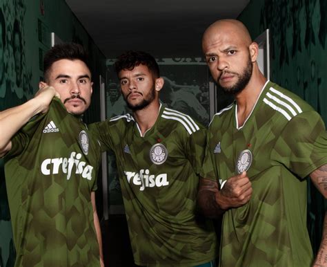 Palmeiras lança terceiro uniforme o último da Adidas no clube UOL Esporte