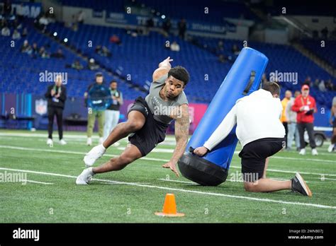 Penn State Defensive Lineman Chop Robinson Runs A Drill At The Nfl