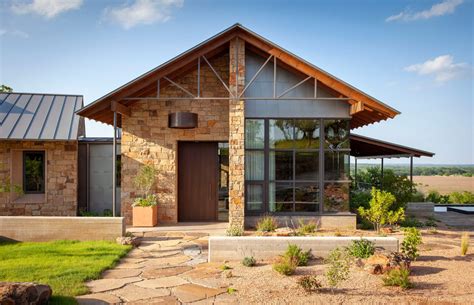 Sanders Architecture Combines Rustic And Contemporary For Texas House