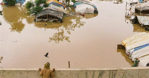 Delhi Yamuna Flood इन Photos में देखिए युमना की बाढ़ ने दिल्ली का क्या