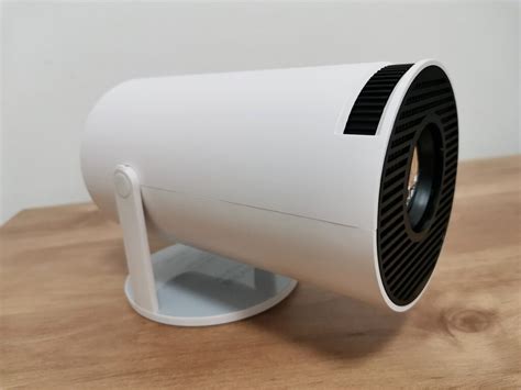 Magcubic HY300 47 Portable LED Android Projector Should You Buy It