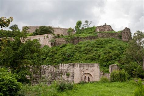 Restaurants in Kangra : Best Restaurants and Popular Food Places in Kangra
