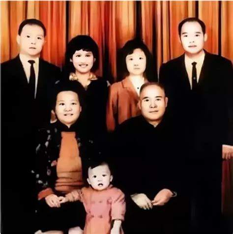 老照片：1968年，张国焘和家人在加拿大的全家福无忧资讯