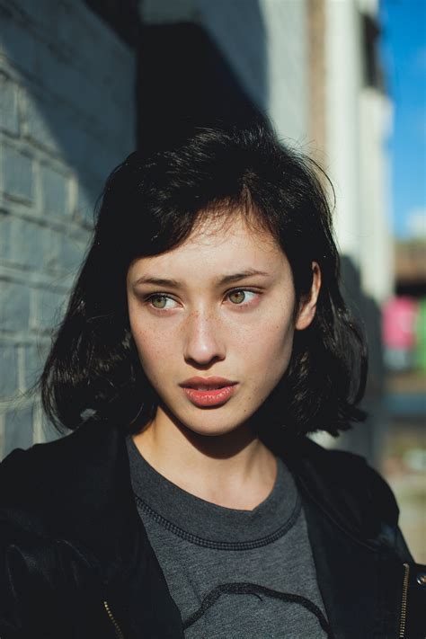 Lydia Graham Thai British Female Model Black Haircut Styles Short