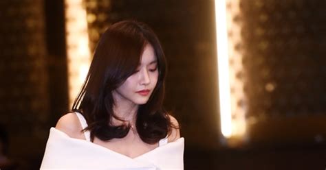 [md포토] 한뼘 초미니 한보름 아찔한 각선미 노출
