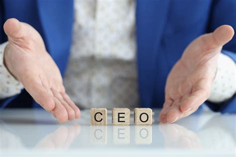 나무 블록과 사업가에 대한 단어 Ceo 대통령에 대한 스톡 사진 및 기타 이미지 대통령 감독 개념 Istock