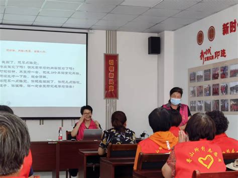 荣成市人民政府 业务工作 【和风习语润荣成·妇女宣讲】家风传承志愿宣讲活动走进寻山所村