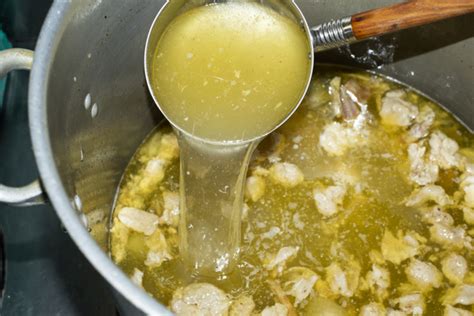 「ラーメンwalker茨城2023」の限定麺企画第2弾。1月は「豚男 Butamen」の奥久慈しゃもを使ったg系鍋ラーメン！ ラーメンwalker