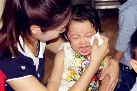 孩子半夜总突然哭闹怎么哄都不管用原因竟然是这么回事儿