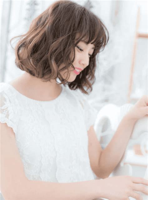 写真 4枚目 “面長”感が消えるよ！小顔効果も抜群のボブヘア5選〜2023初夏〜 Locari（ロカリ）