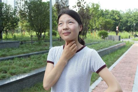喉咙不痛但又有异物感是什么原因呢 边永君 民福康养生专家专栏