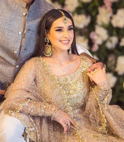 Pin By Sarah On Pakistani Actresses Pakistani Bridal Hairstyles
