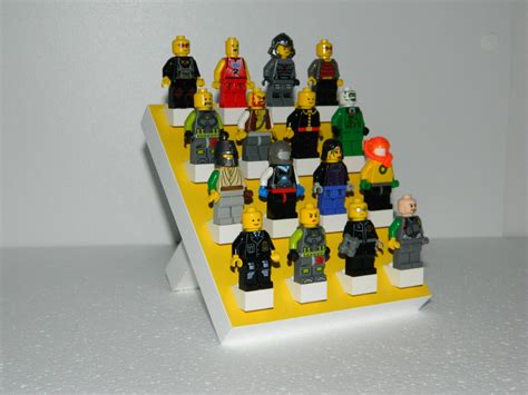Display stand for LEGO minifigure