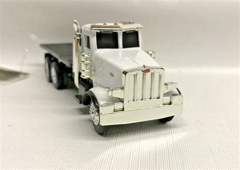 Peterbilt Flatbed Tow Truck White Ertl 46709 Diecast Model 60 Off
