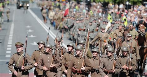 Defilada Jak W 1920 Roku Historyczne Wojska W Warszawie Dziennik Pl