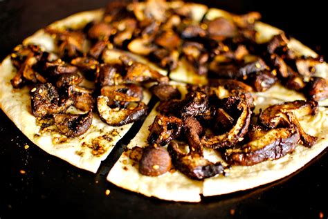 Roasted Mushroom Flatbread Pizzas With Lemony Garlic Sauce Food To Glow