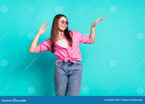 Photo Portrait Of Attractive Teen Woman Sunglass Dance Have Fun Good