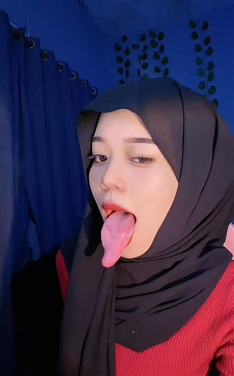 Her tongue makes me so horney, it is completely out of this world😩😩😩😩😩 ...