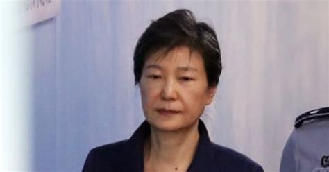 박근혜 구속 연장 후 첫 출석