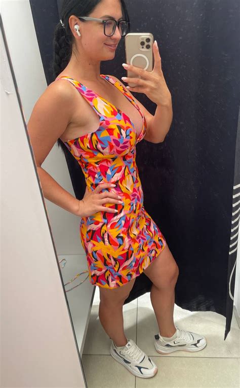 Looking For An Outfit For A Date Night Rselfieover25
