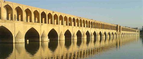 نقشه بناهای ماندگار و شاخص ایران در قرن حاضر پاورپوینت بررسی معماری