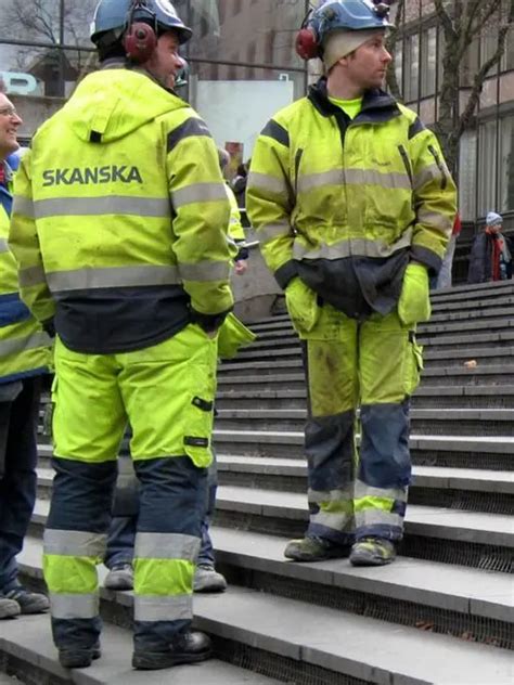 Horny Construction Men In Uniform Scrolller