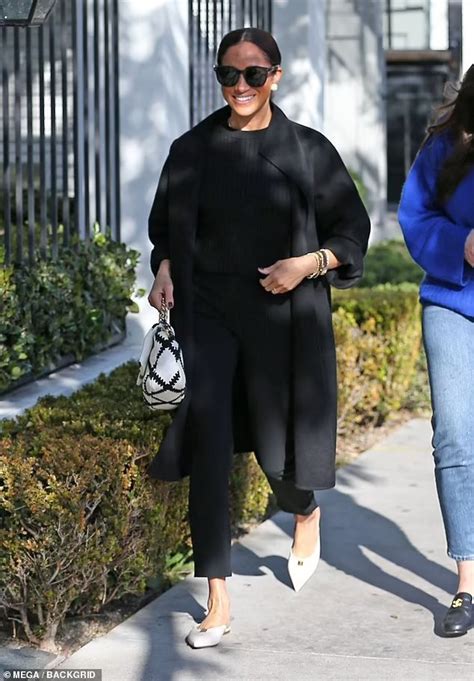 Royal News Network On Twitter Whats The Fist Thing Meghan Markle