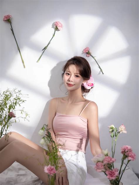 心动唯美的纯欲少女鲜花写真