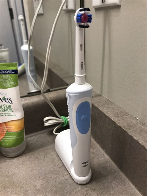Oral B Vitality Rechargeable Electric Toothbrush Reviews In