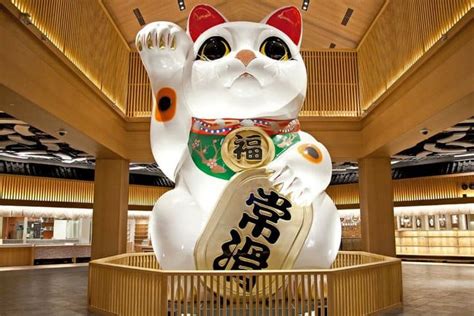 Maneki Neko El Gato De La Suerte Japonés El Souvenir