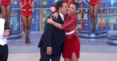 Ratinho Explica O Chute Que Deu Em Milene Pavorô Ao Vivo Em Seu