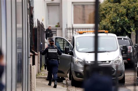 Val De Marne Un Homme Tué Par La Police Après Avoir Menacé Des Agents
