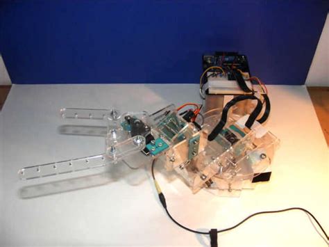 Bras Robotisé Arduino Et La Surveillance Avec Traitement